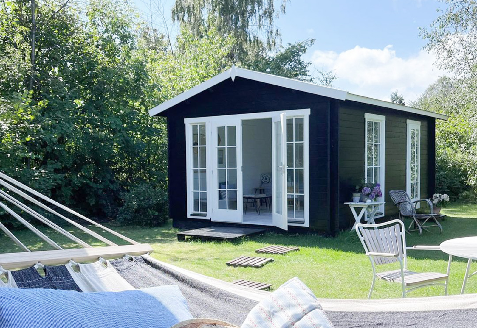 Træhuse, pavillon, havehuse, legehus, anneks og bjælkehytter i træ