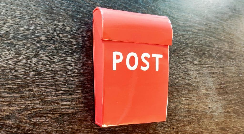 LILLE RØD POSTKASSE | Design postkasse fra Sølund